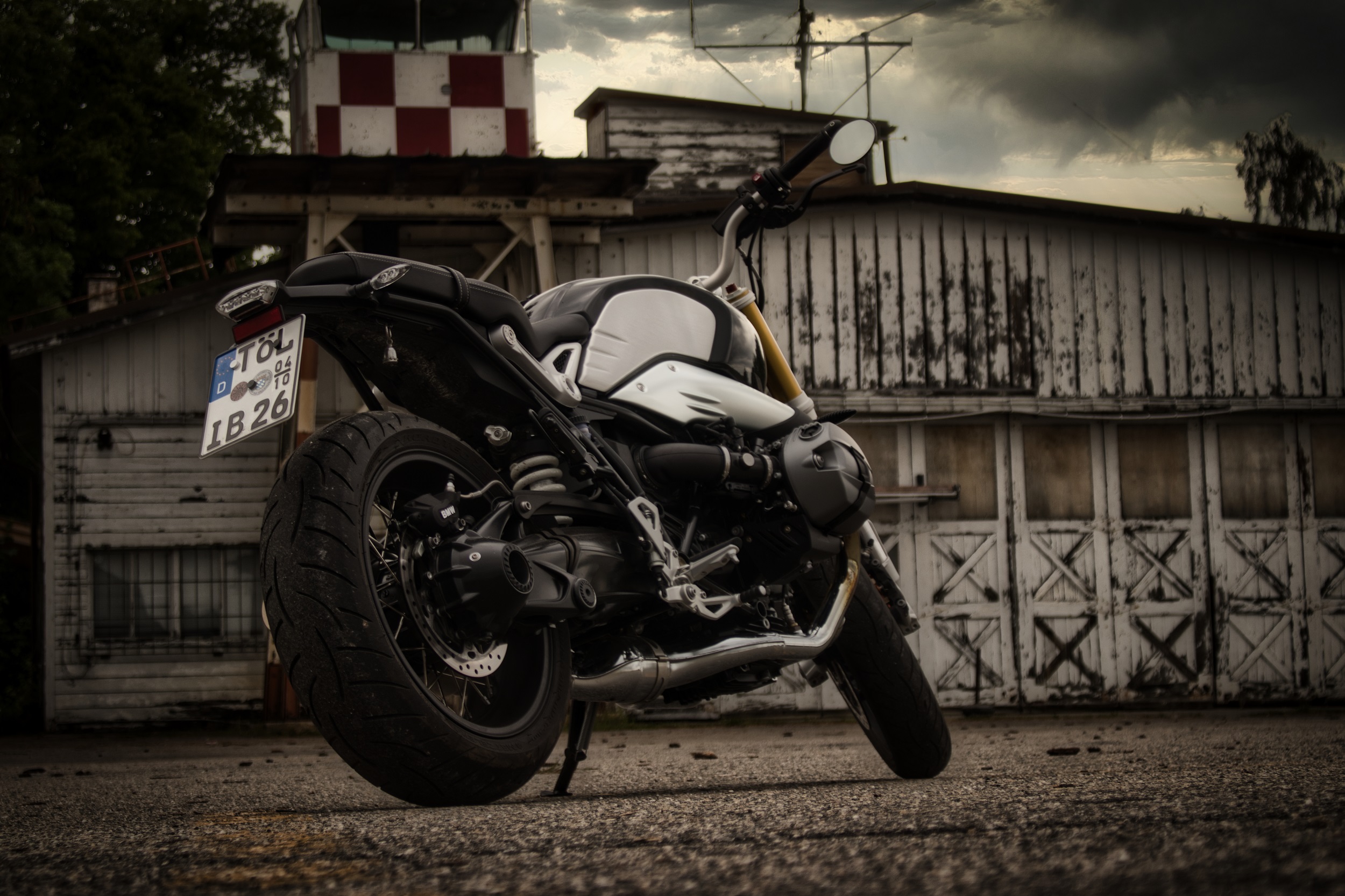 Rabbit and Wolf | Work | Testbericht BMW R nineT